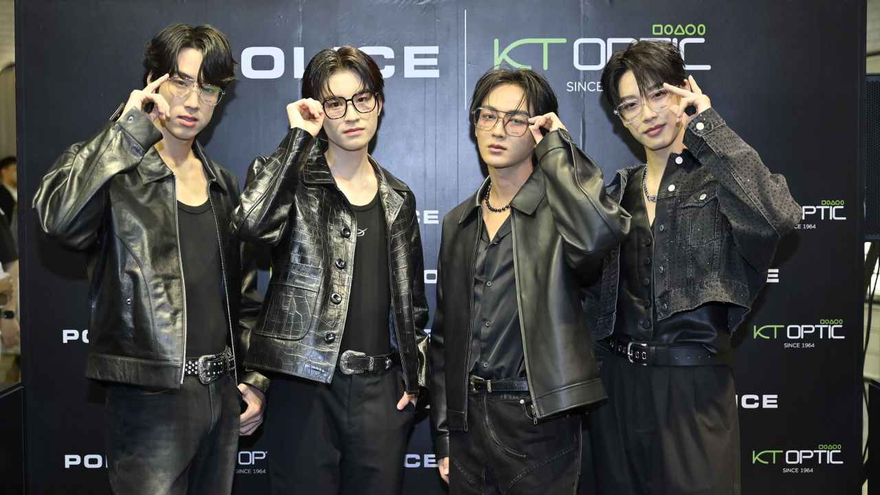4 หนุ่มวง “BUS” ร่วมเปิดโฉมแว่นตาคอลเลกชันใหม่ - SIAMRATH VARIETY